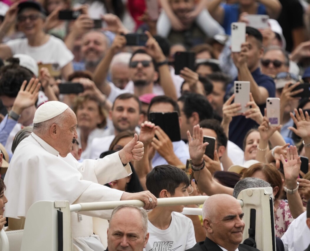 Le pape François appelle à une intelligence artificielle éthique et ...