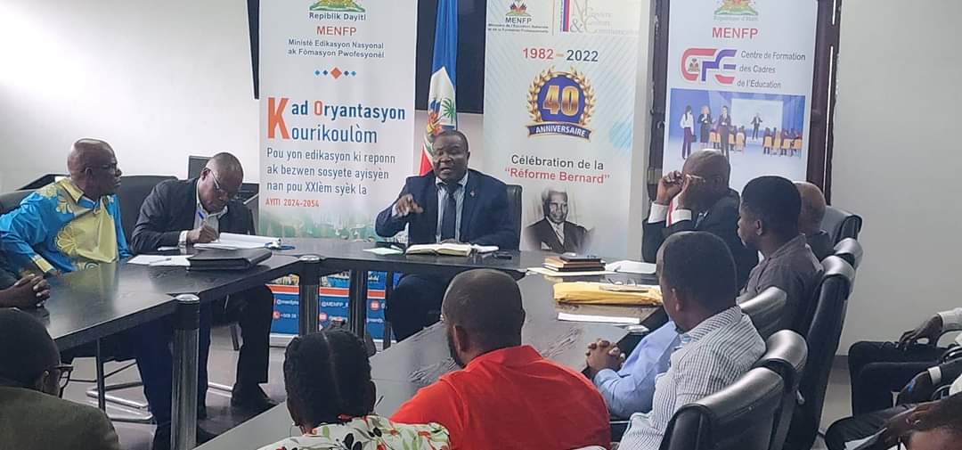 Le ministre Antoine Augustin rencontre des représentants syndicaux