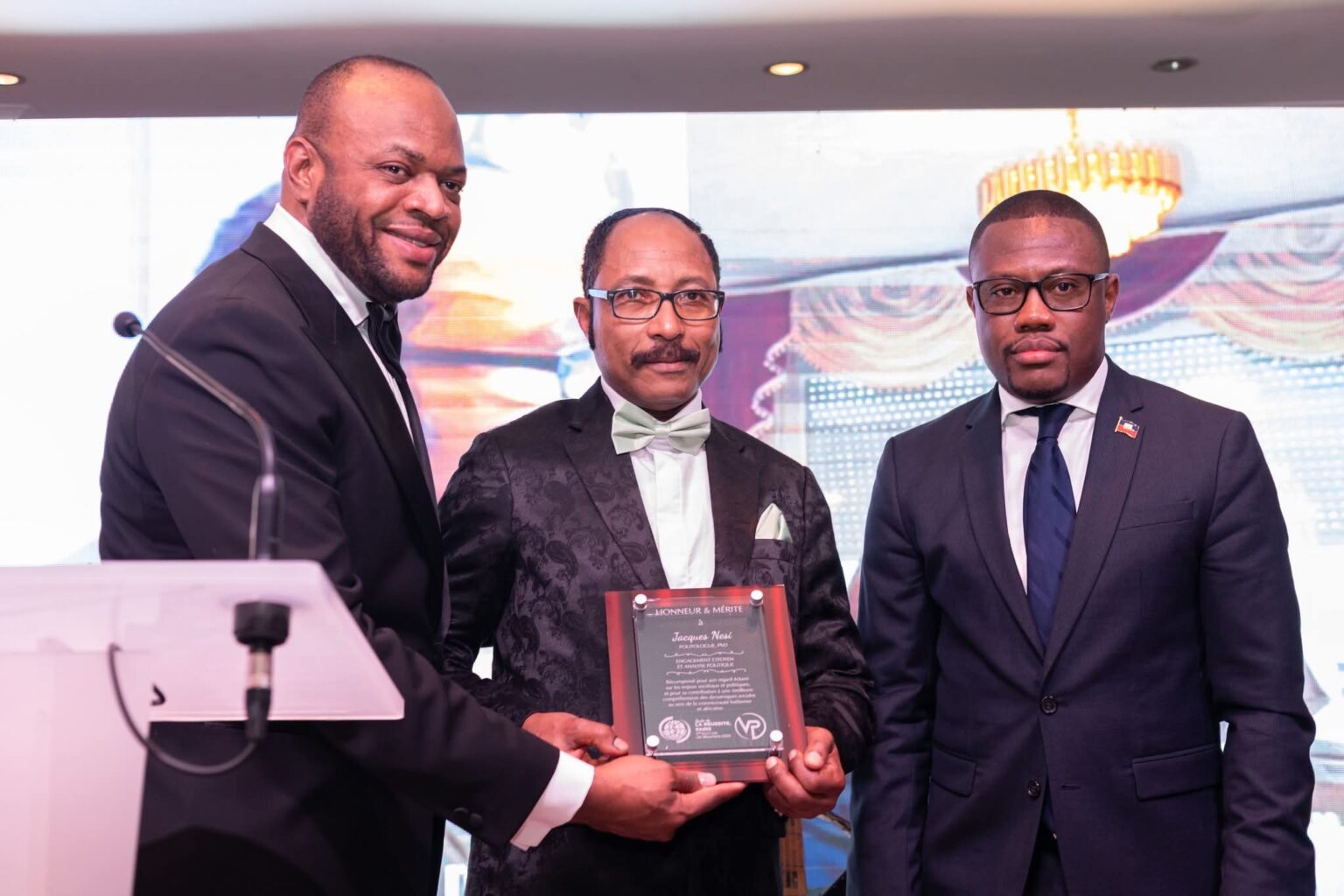Gala de la Réussite : l’ambassadeur Louino Volcy honoré à Paris aux ...