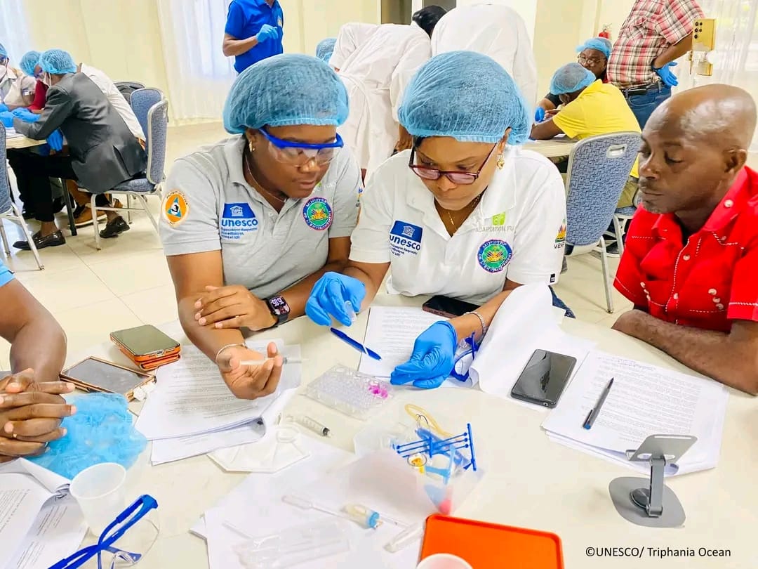 UNESCO forme 20 enseignants haïtiens aux kits de micro-sciences au Cap ...