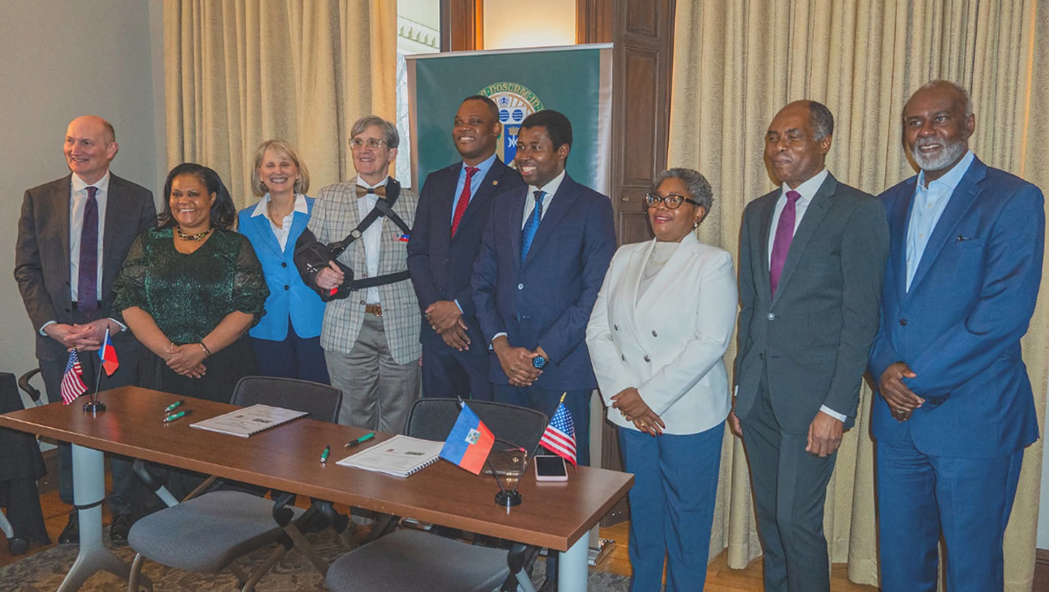 Éducation : Elms College et l’UEH lancent un programme de formation ...