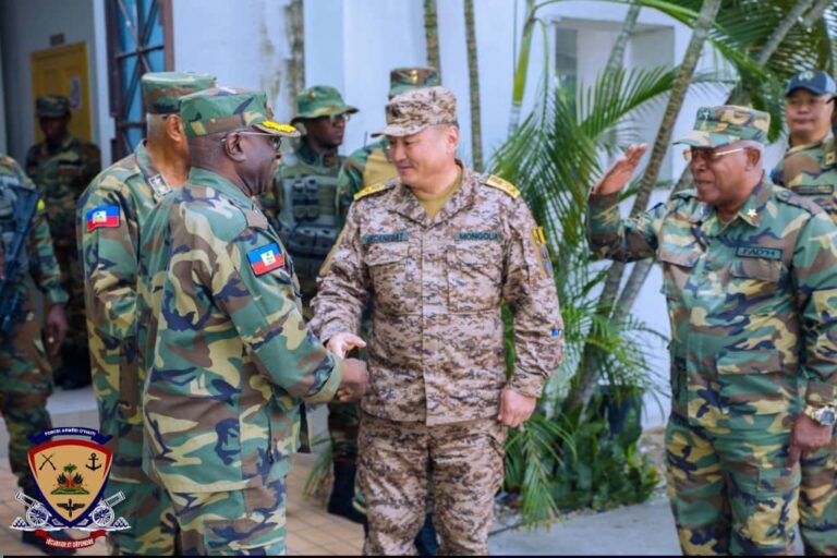 Haïti : le Haut-Commandement des FAd’H reçoit le commandant de la Force ...
